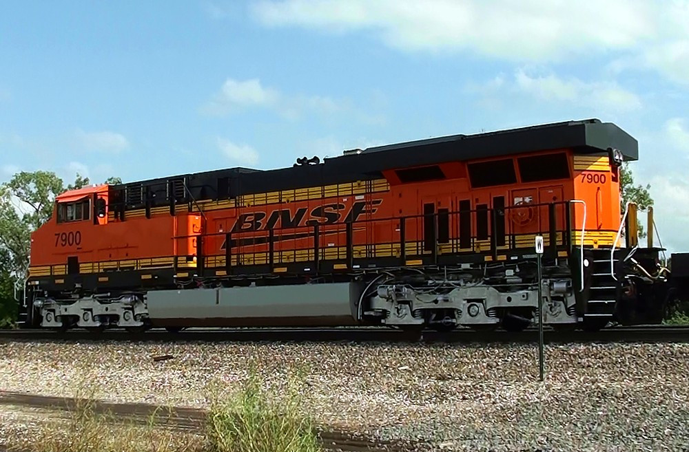 BNSF 7900